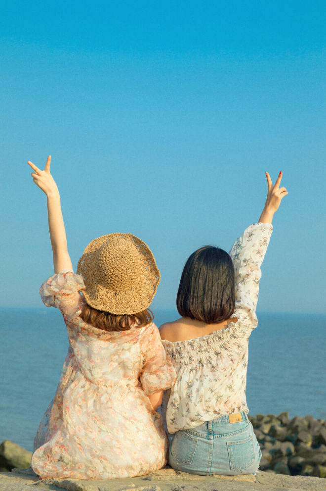 Take pictures for your girlfriends, try to pose in 8 photo poses to ...