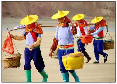 Which ethnic group is the Hui'an girl? - iNEWS