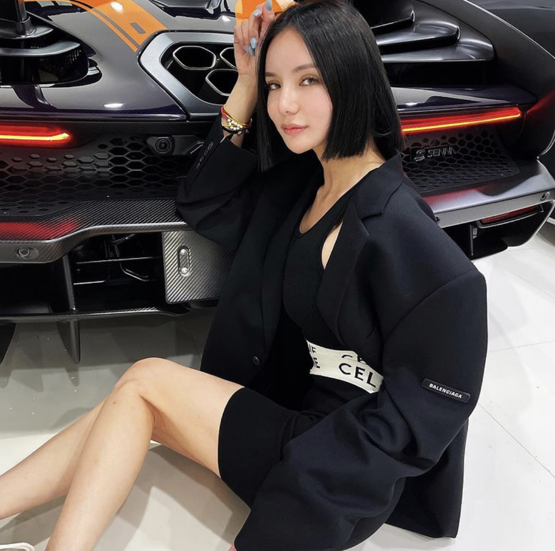 He Youjun's predecessor, Lin Huili, announced her remarriage, with a ...