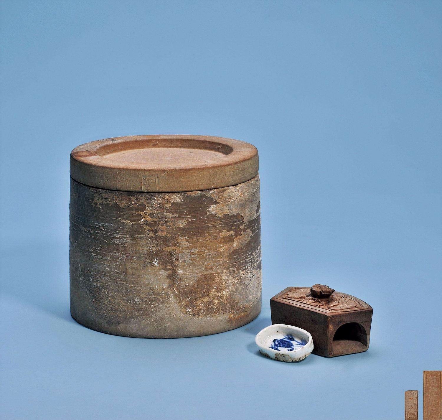 Good cricket pots are divided into two schools, Beijing and Soviet ...