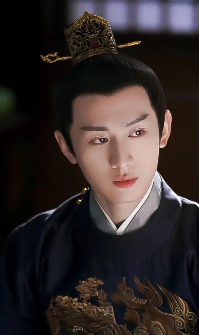 People play the role of young and middle-aged, Cheng Yi has a wide play ...