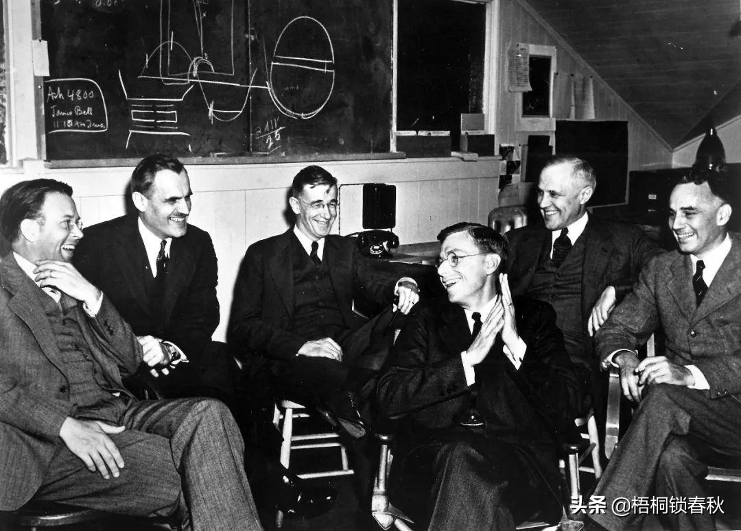 From the discovery of the radioactive element radium to the age of ...