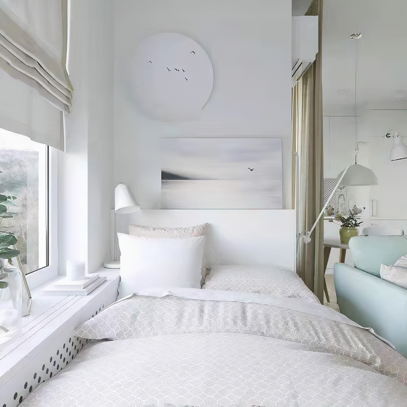 In a small apartment of 28 square meters, the young lady integrates the ...