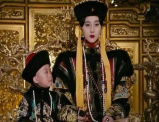 Why did Emperor Tongzhi die at the age of 19?You see, who serves him ...