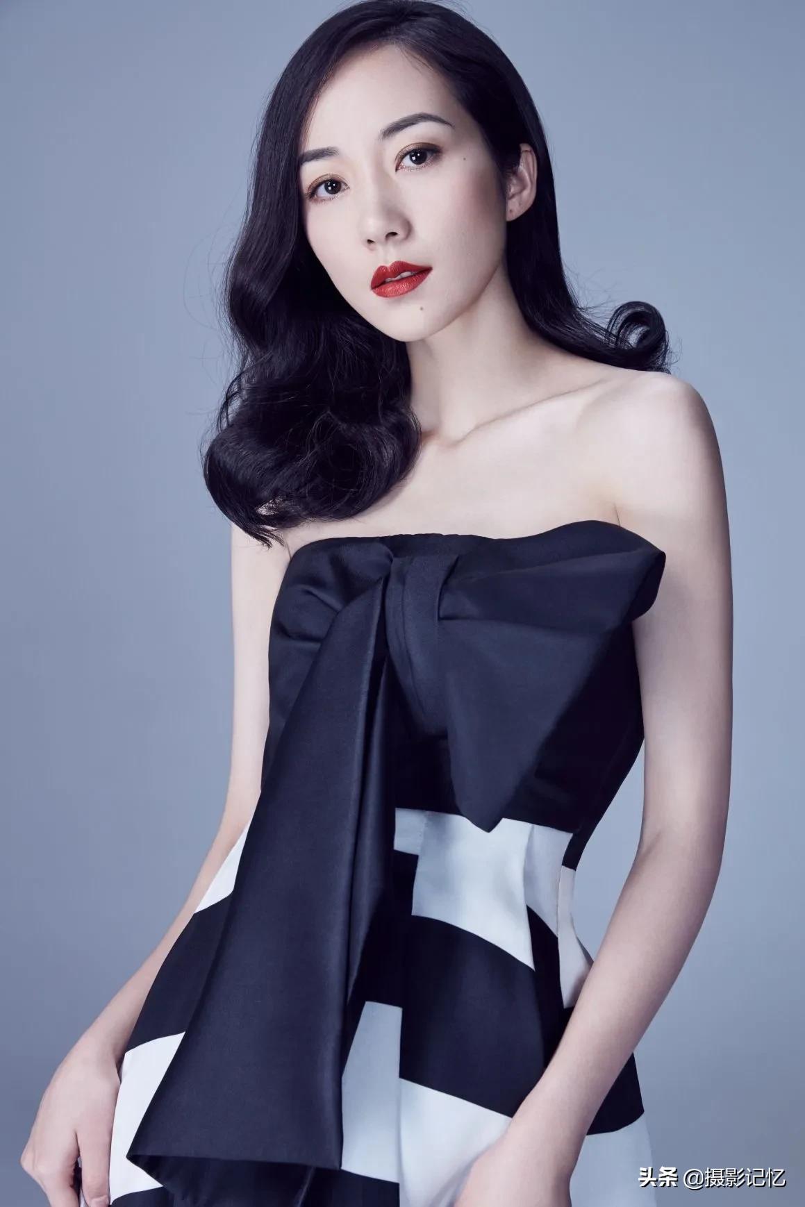 Han Xue: Jade and flowery appearance, showing off and benefiting - iNEWS