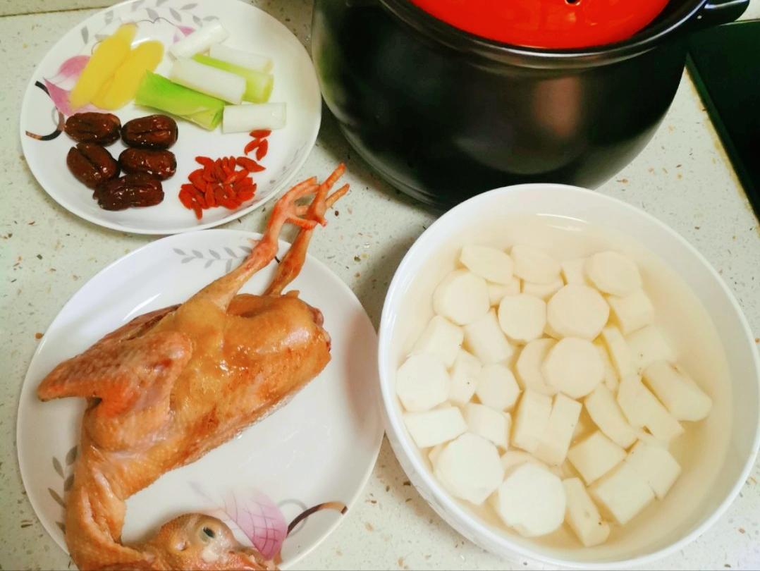 When stewing pigeon soup, do you use old pigeons or young pigeons?Teach ...