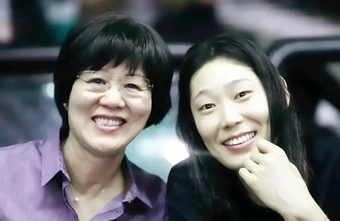 Lang Ping, the hero of thousands of fans - iNEWS