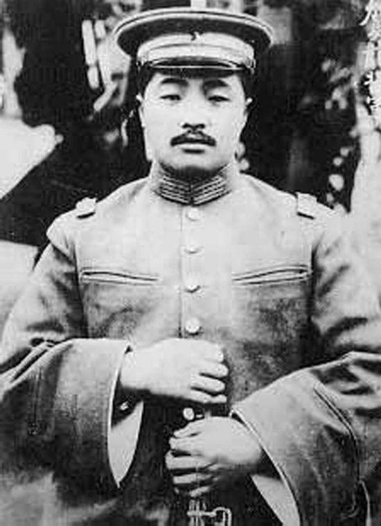 Marshal He Long, born in a family of martial arts - iNEWS