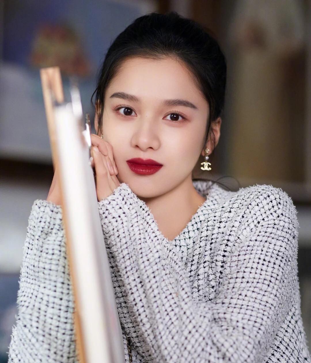 Fake randomness is pure and pure. How ordinary girls become "school ...