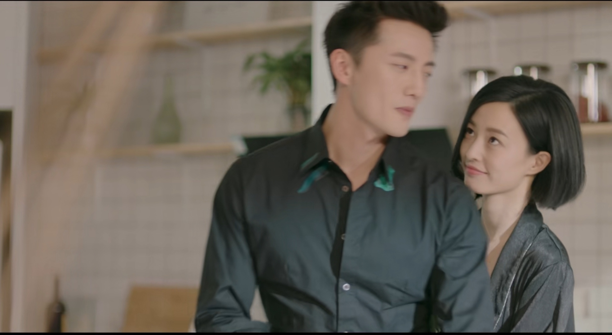 "Moonlight Variations": The love of mature men and women is more willing to use the body to ...