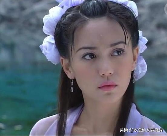 Guo Feili, 49, is still slender and slender. Netizen: As expected of ...