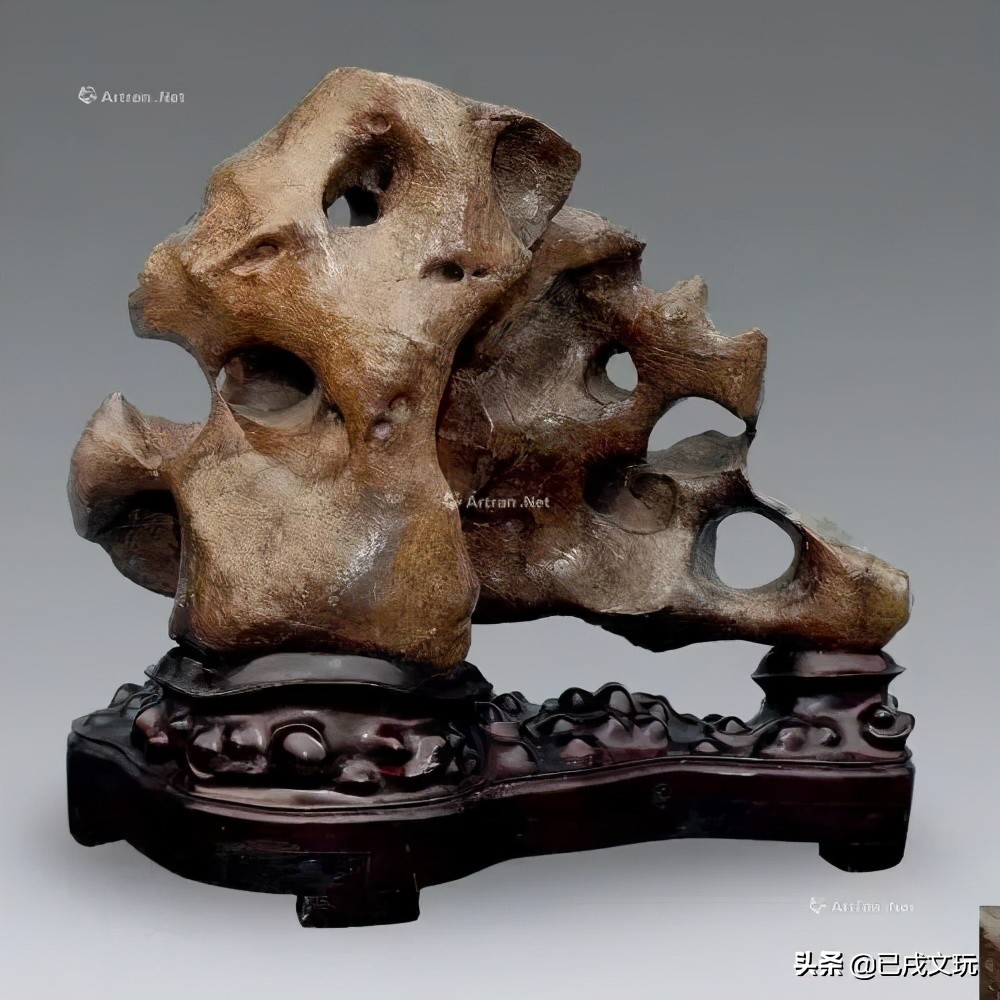 An ugly and weird rock with a hole can actually sell 5.75 million? - iNEWS