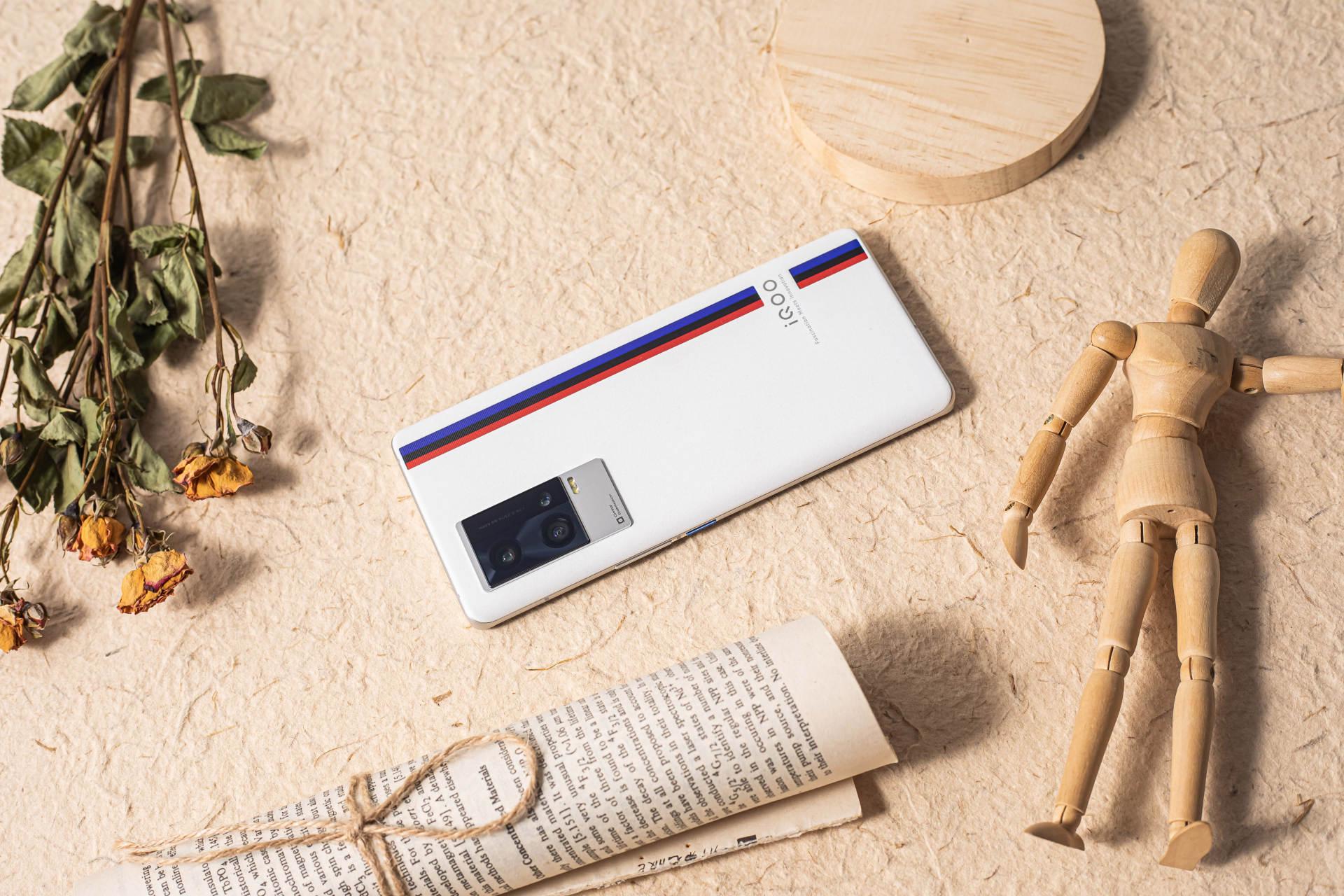 How much can iQOO 8 Pro screen play?No regrets with E5 material + 2K resolution - iNEWS