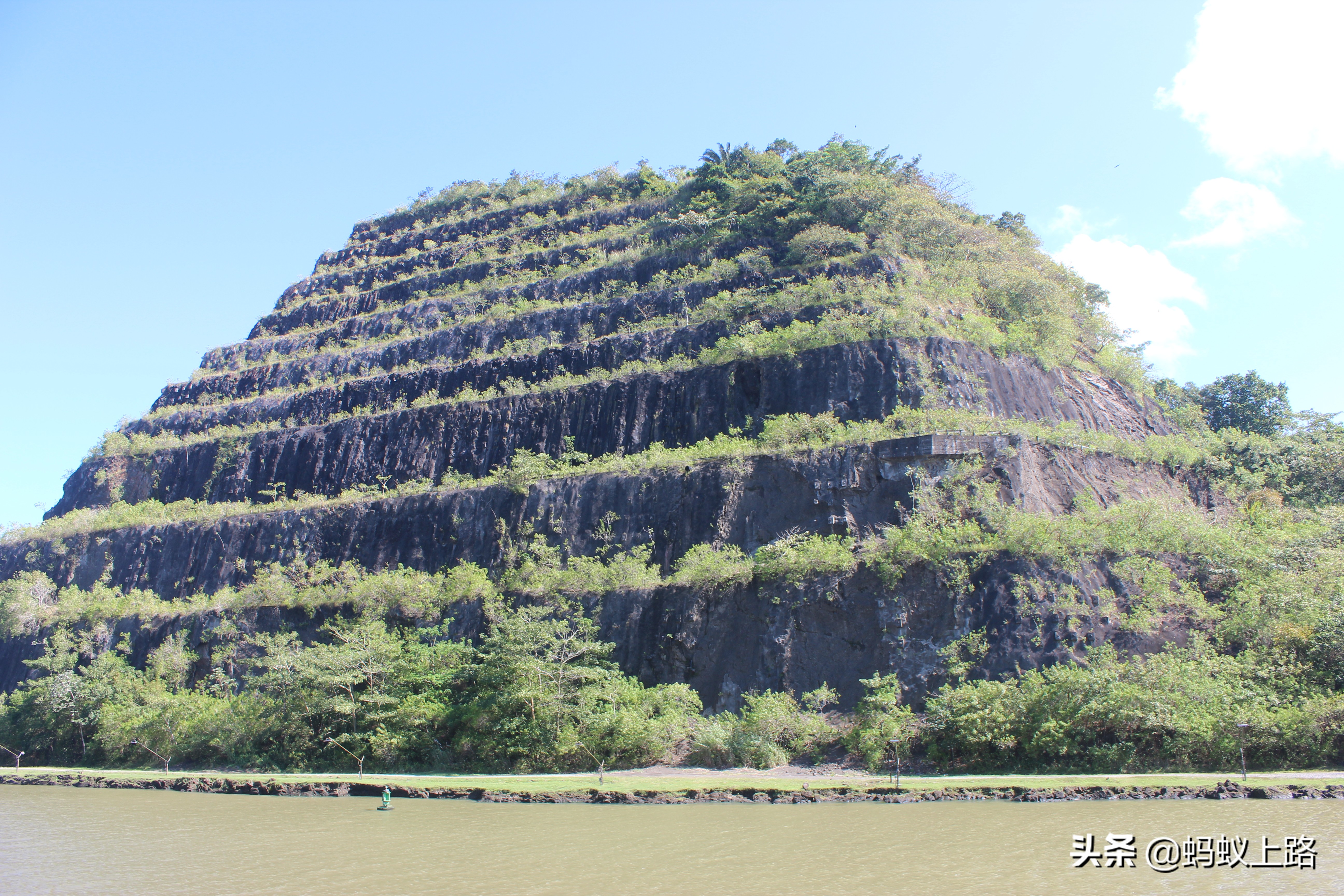 The "Pyramids" in the Panama Canal - iNEWS