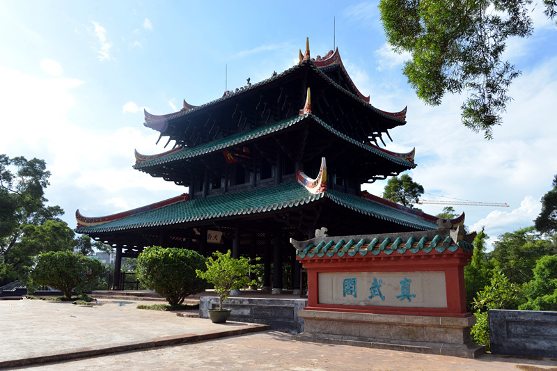 The four pillars of Zhenwu Pavilion are suspended, but they can stand ...