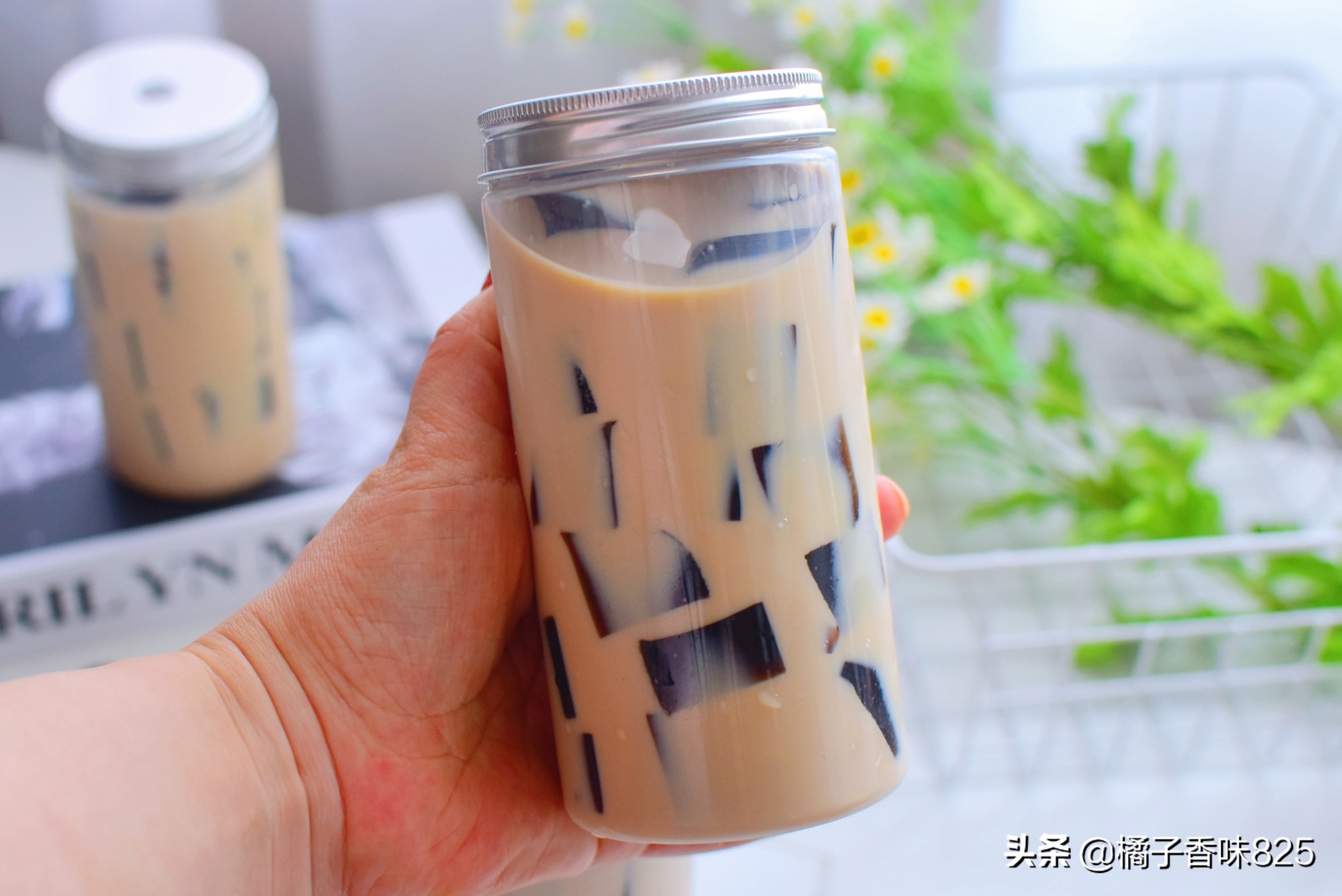 The black diamond roasted milk in the milk tea shop is a popular ...