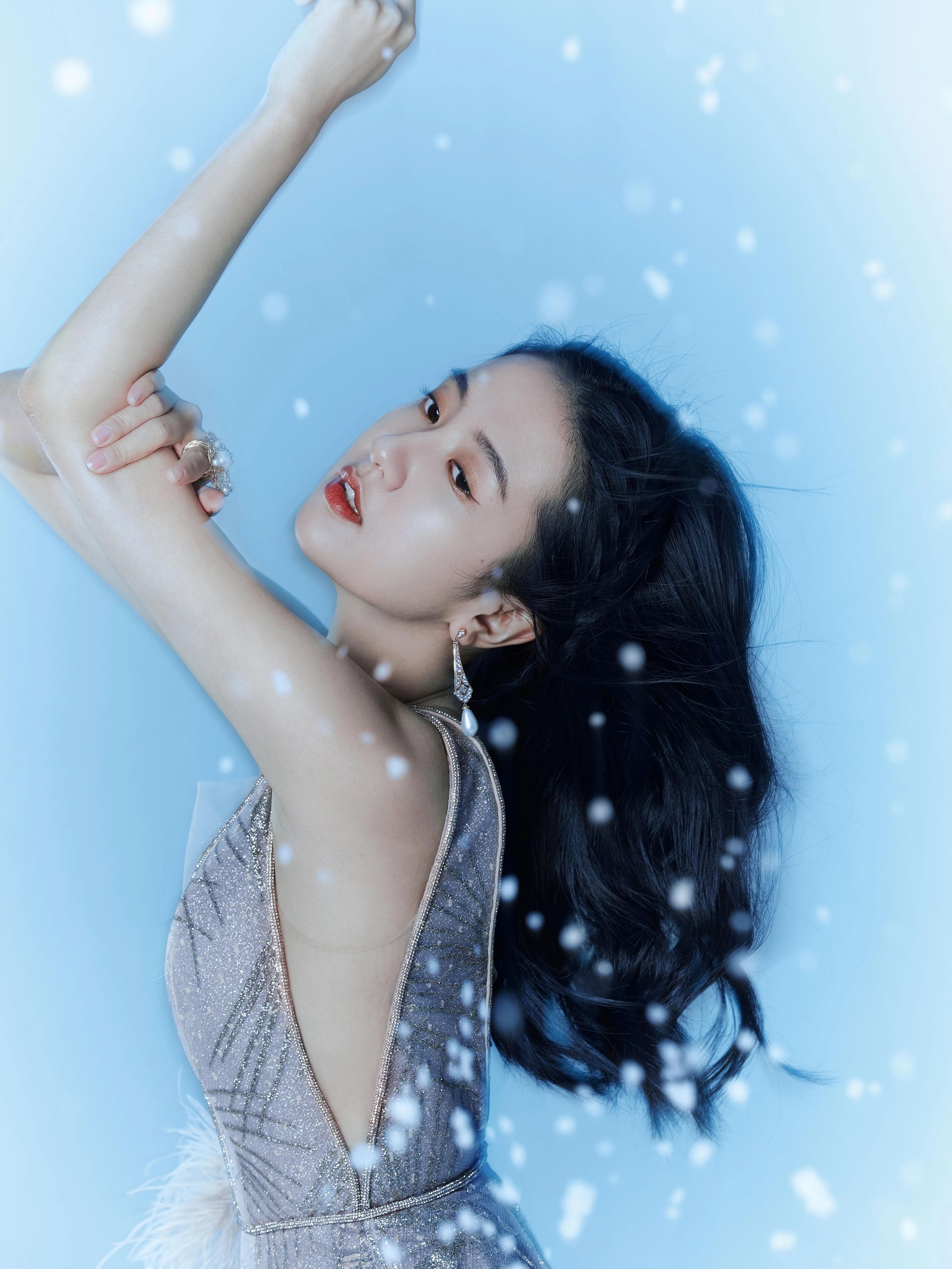 Interpreting a Thousand Faces of Life Xu Lingyue - iNEWS