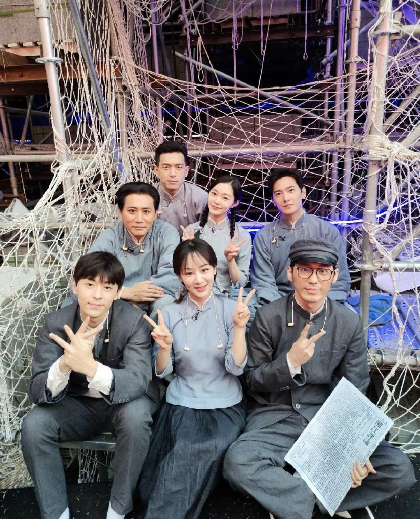 Yang Yang, Deng Lun, and Li show that the three male gods are in the ...