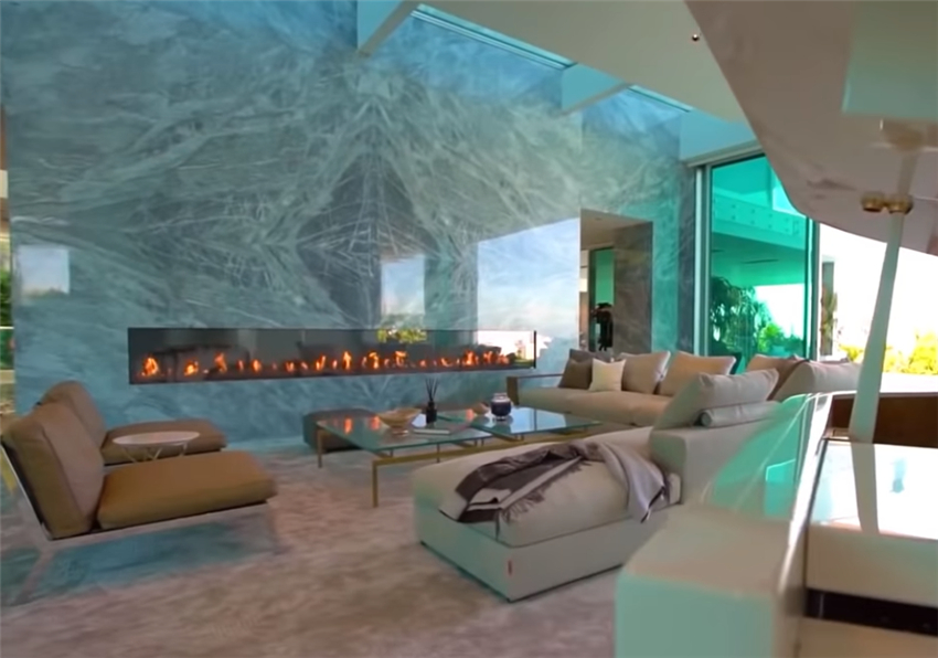 NBA LeBron James 1486㎡ villa, living room nearly 100 square meters ...