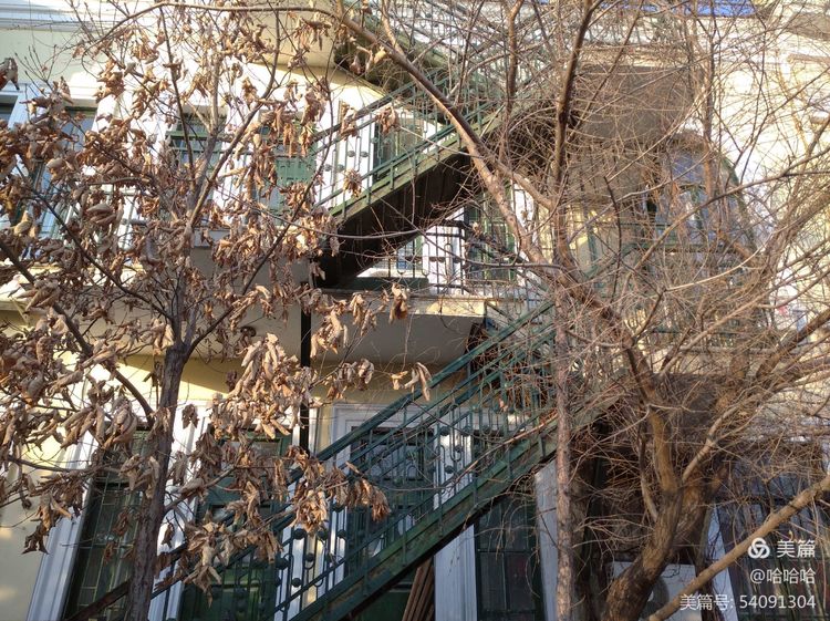 A rare old western-style building in Harbin with two colors and two ...