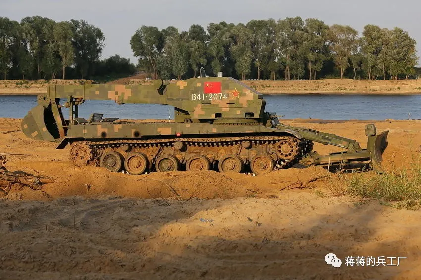 71 Group Army GCZ-112 multi-purpose crawler engineering vehicle ...