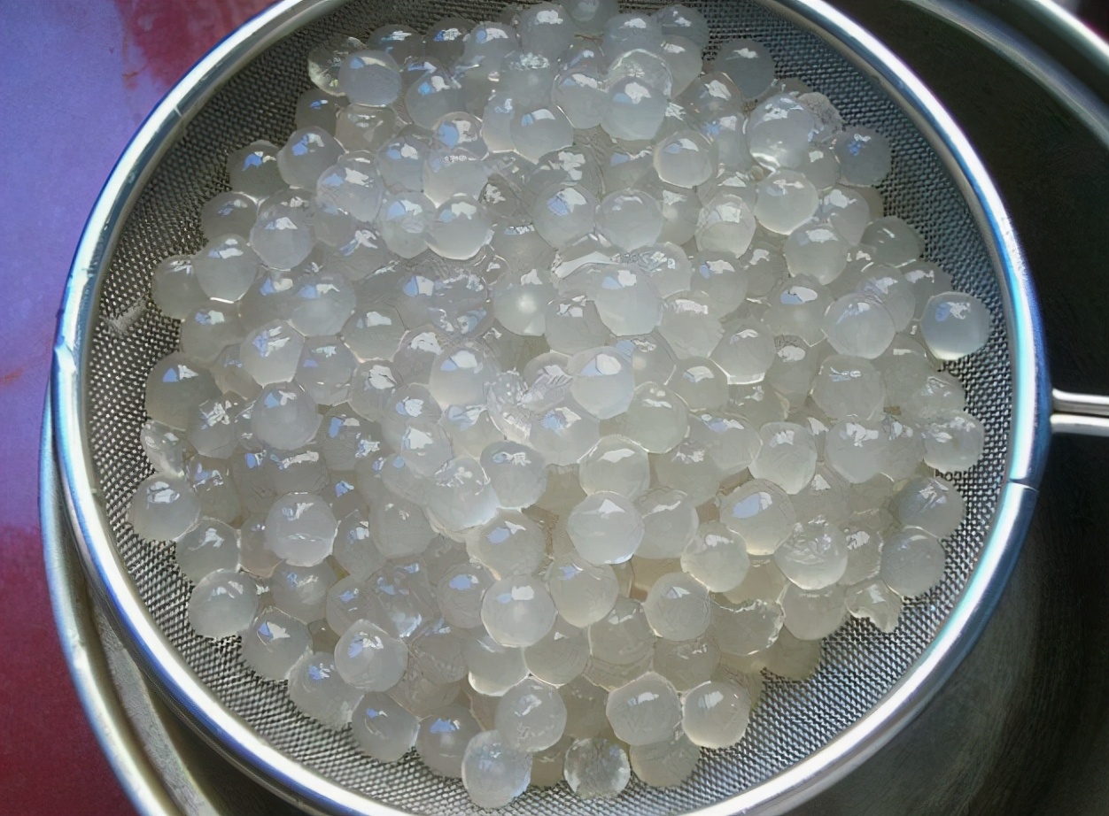 To boil sago, use cold water or boiled water?This step is very ...