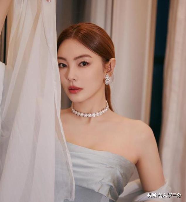 Another top-notch flower is exposed to love affair!It's sweet to hold ...