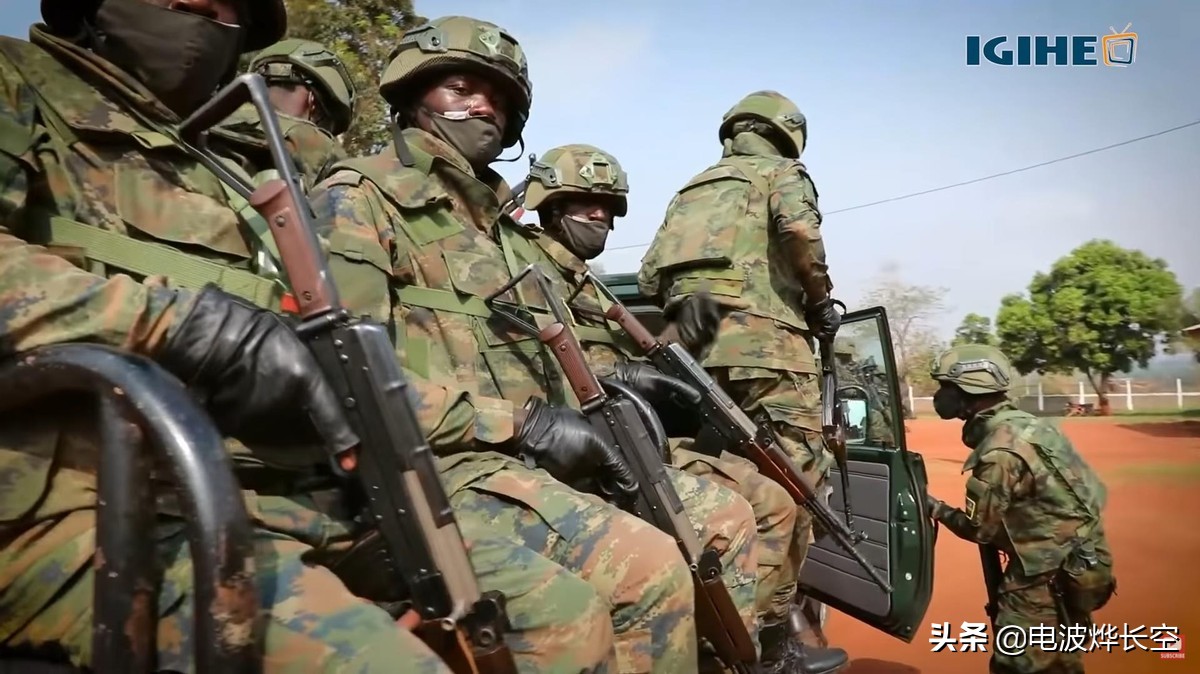 All are equipped with Type 81 rifles and Type 03 grenades!The Rwanda ...