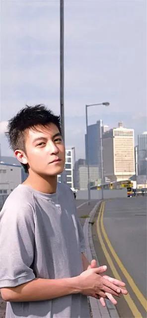 One Edison Chen, one Li Zongrui, the two poles of life, one to ...