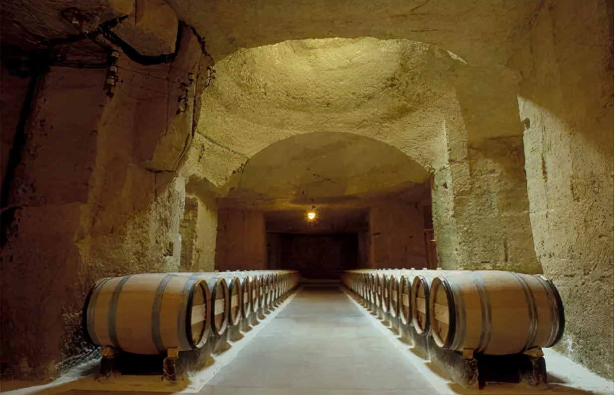 "Famous Chateau on the Right Bank of Bordeaux" Osson: Wine of a genius ...