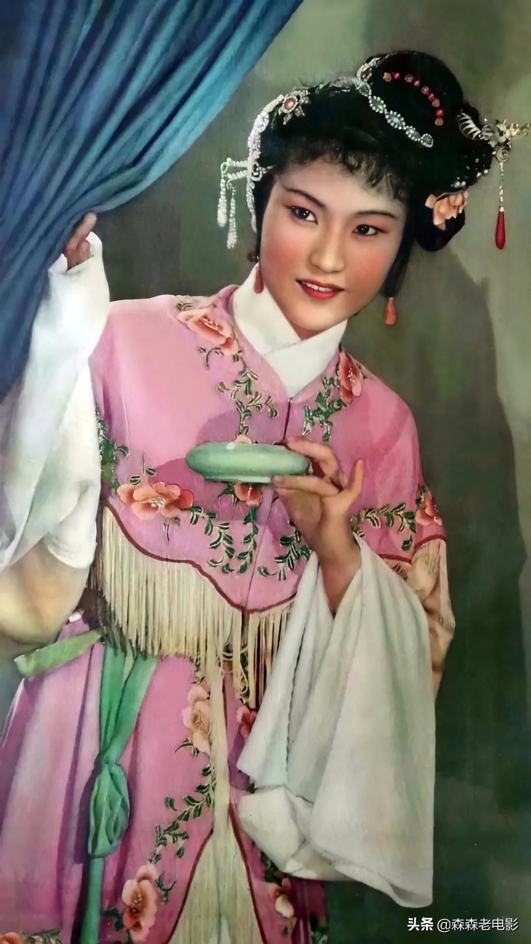 Wang Wenjuan passed away, more than 30 private photos cherish the memory of drama life - iNEWS