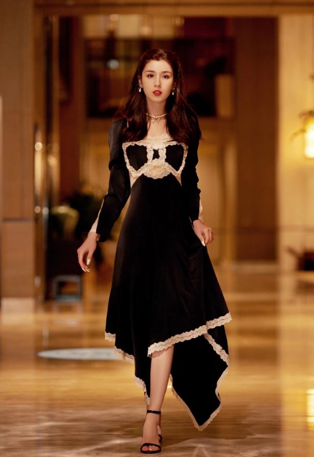 Hanikezi is incarnate as a "world elf", with a playful and smart white ...