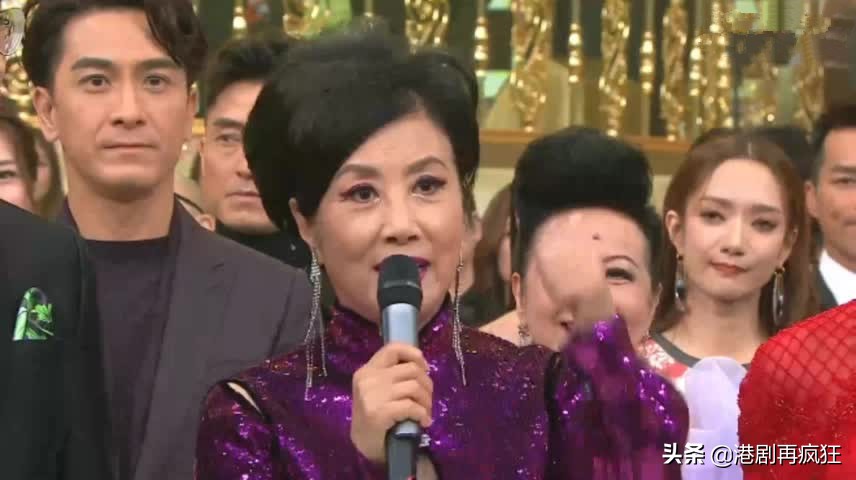 Chen Baixiang returned to TVB to celebrate the 53rd anniversary, with a ...