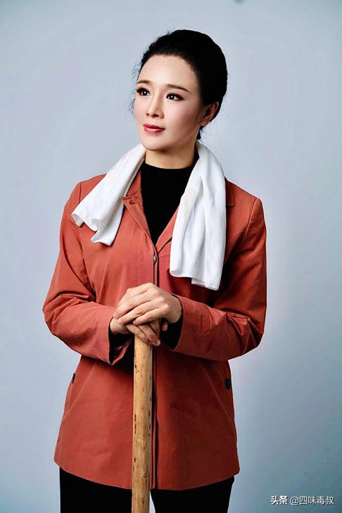 The woman behind Chen Duxiu in "Awakening Age", you didn't know that ...