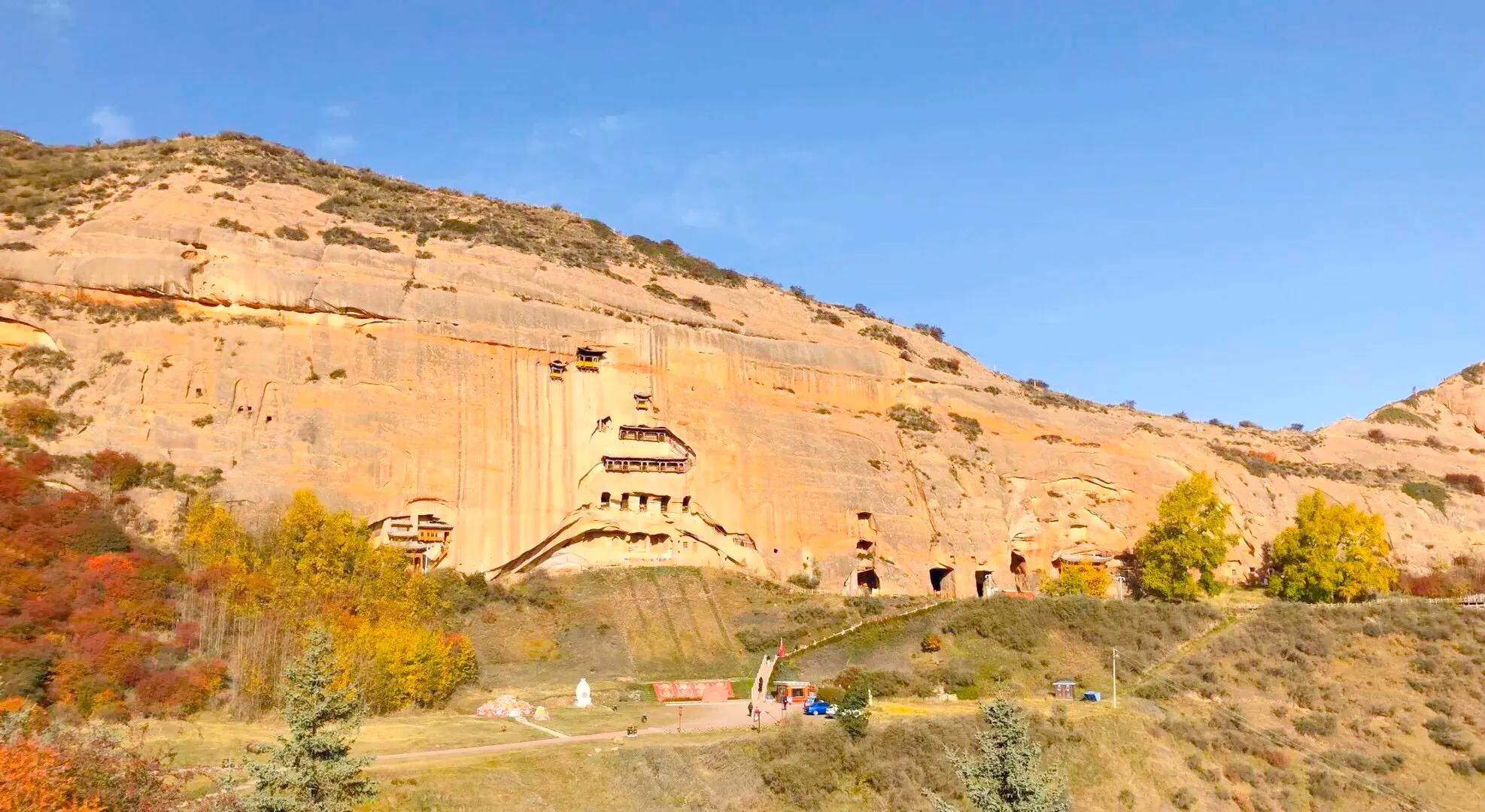 The Matisi Grottoes built on the cliffs, the only plank road in China ...