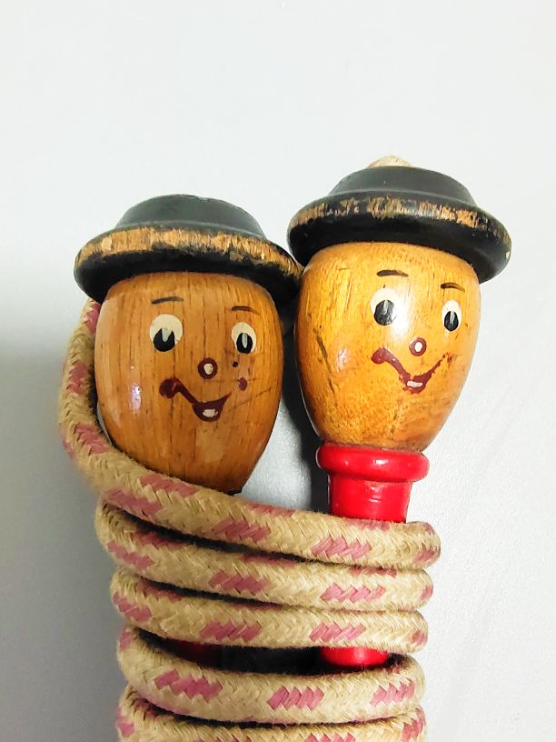 Ancient courtyard game-skipping rope - iNEWS