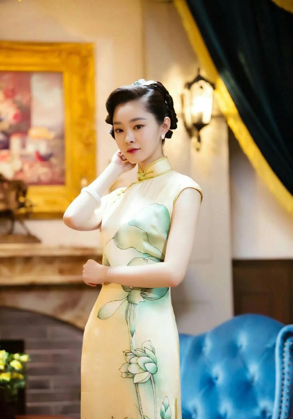 The best-looking female celebrities who wear cheongsam in the ...