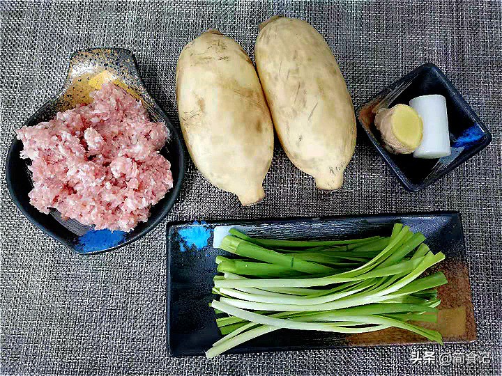 When frying lotus root, do you add starch or flour? Teach you the ...