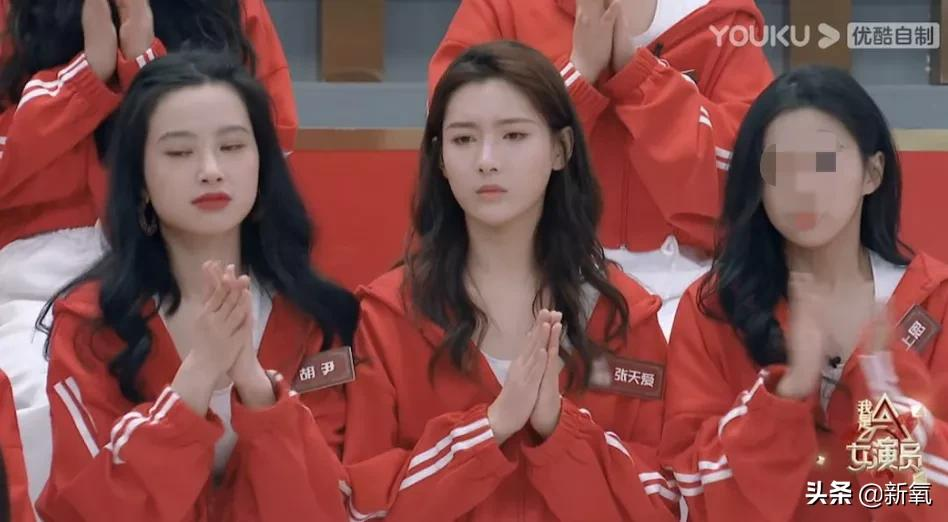 Guan Xiaotong is about to cry miserably, the new rival has a face of ...