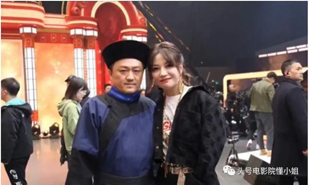 45-year-old Xiao Deng Zi of "Huan Zhu Ge Ge" broadcast live, revealing ...