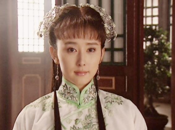 Kuo Tai Hu Jing had a dinner with her friends, and left after playing ...