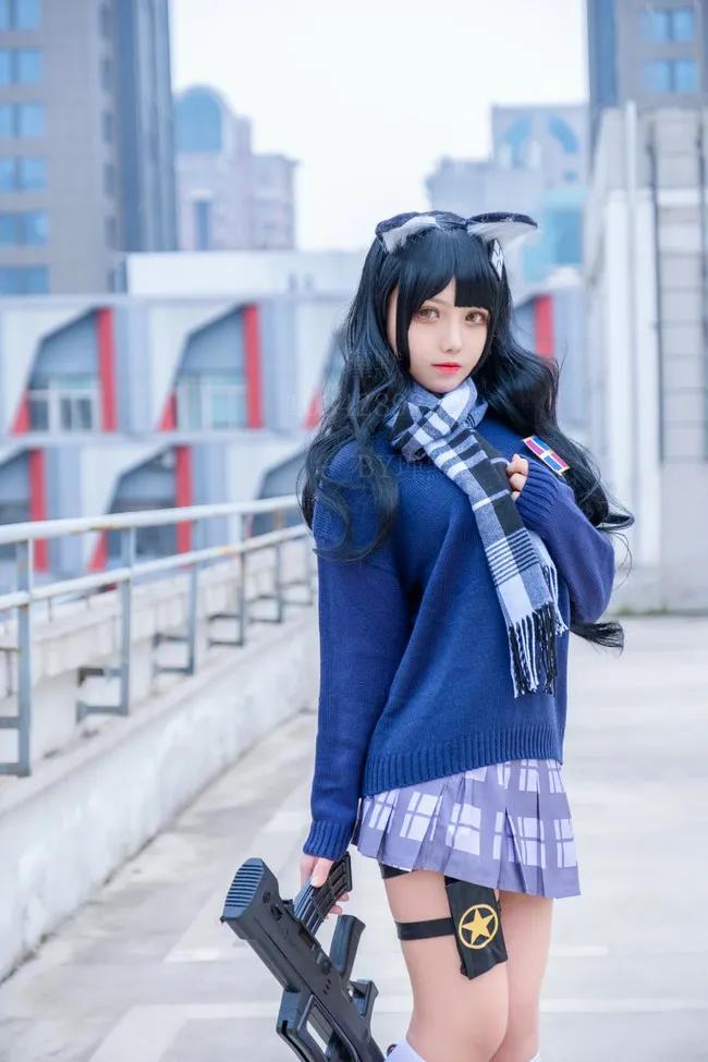 Cos Girls Frontline 95-style white graduation ceremony - iNEWS