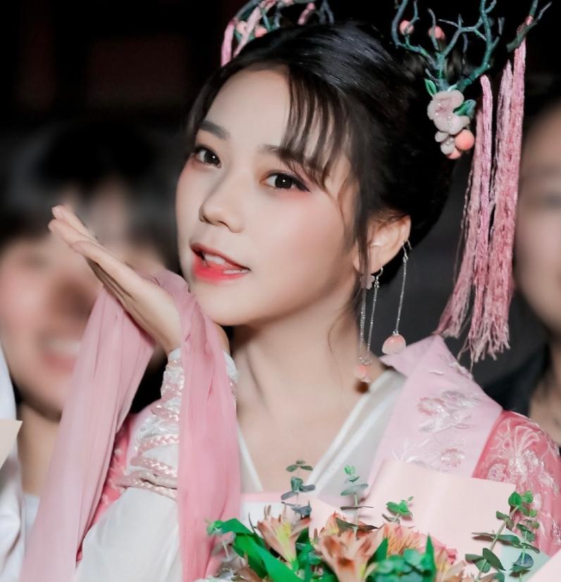 Zhang Zining overturned in the first play?She was exposed to bullying ...