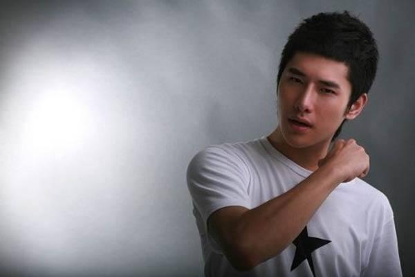 Zhu Zixiao has over tens of millions of fans tonight, and he shed tears ...
