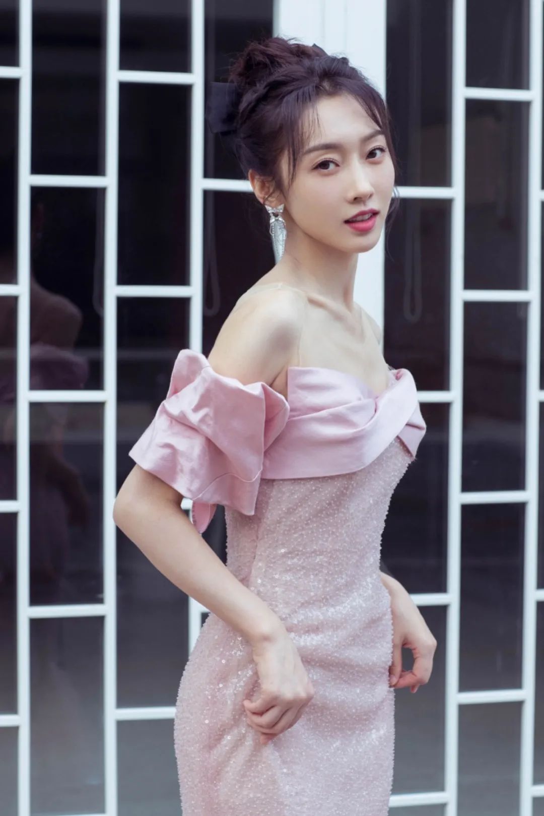 Wu Xin succeeds Xie Na? - iNEWS