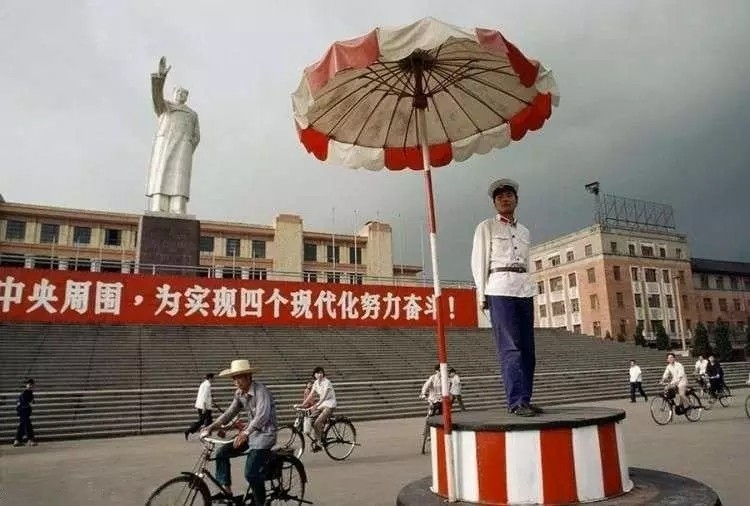 Old photos of Chengdu in the 1980s (continued), comfortable - iNEWS