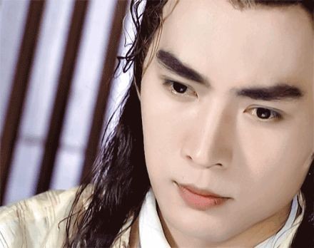 "Ancient costume man" Jiao Enjun, infatuated with ordinary-looking wife ...