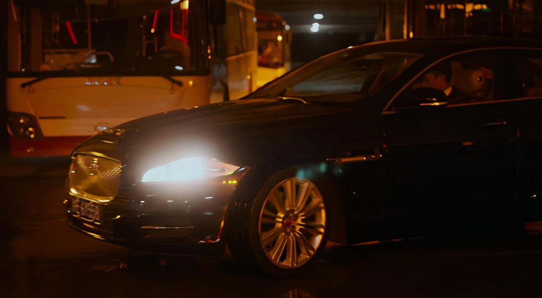 Andy Lau's exclusive four-wheeled car!The new Jaguar XFL is on the market, can it compete with ...