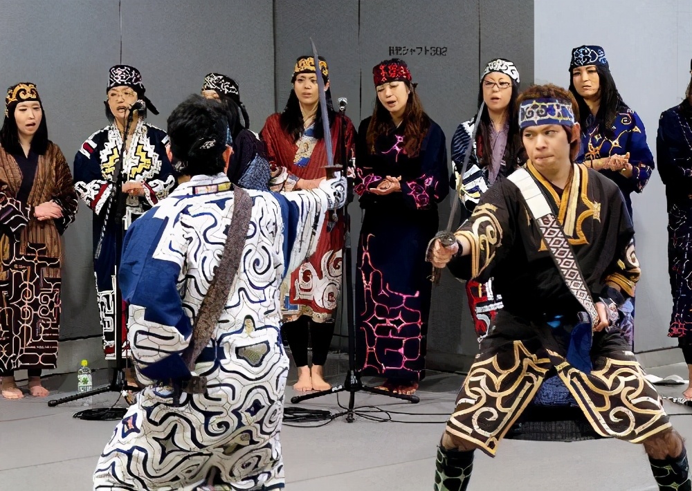 Japan's non-dominant population: Ryukyu people and Ainu people are ...