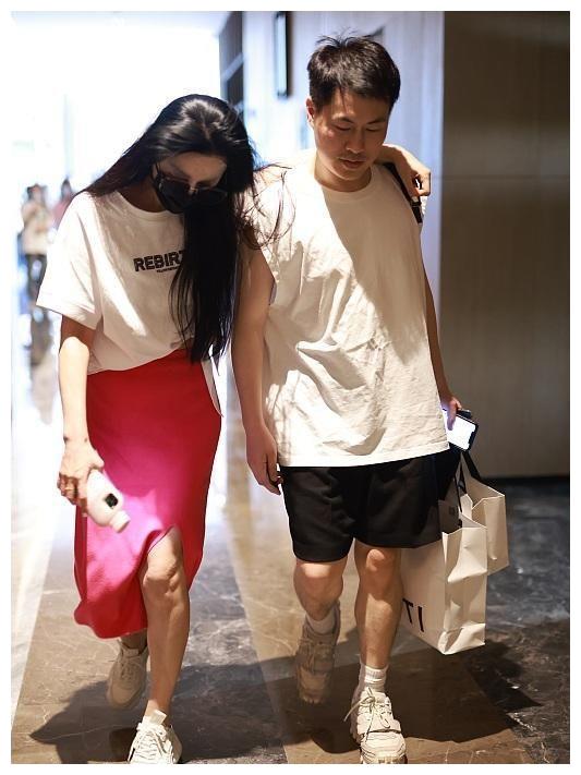 Inventory of couples with ugly men and beautiful women, Feng Xiaogang and Chen Kaige on the list ...